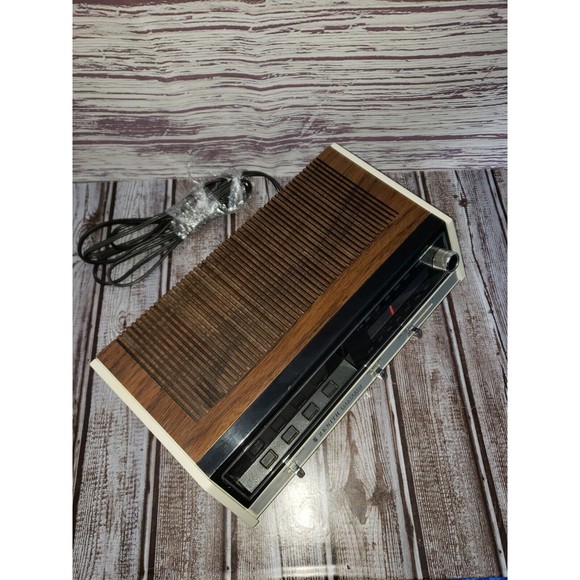 Zenith | Other | Vintage Late 7s Zenith Electronic Amfm Digital Alarm ...